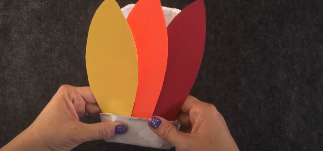 Easy Thanksgiving Craft for Kids: Egg Carton Turkey | ABCmouse