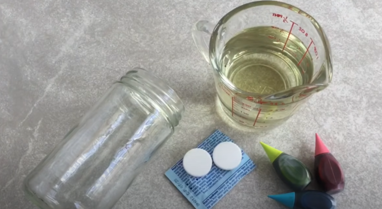 How to Craft Your Own DIY Lava Lamp | ABCmouse