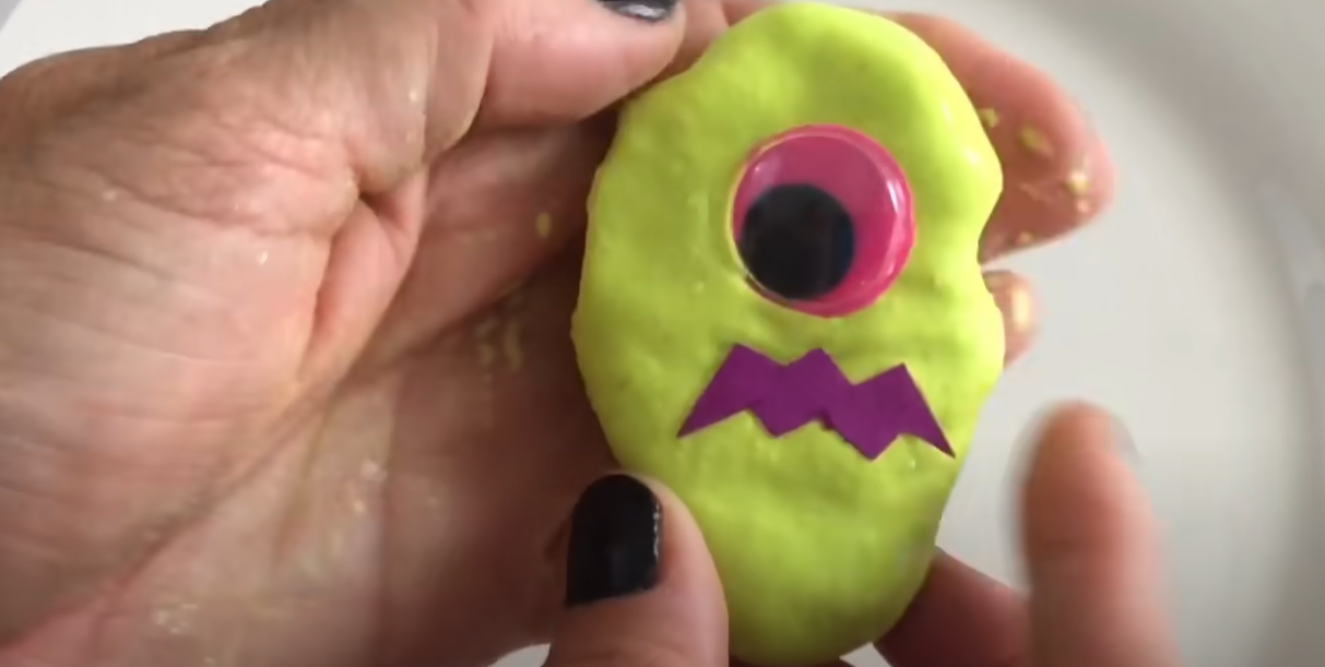 Melting Monster Halloween Science Activity | ABCmouse