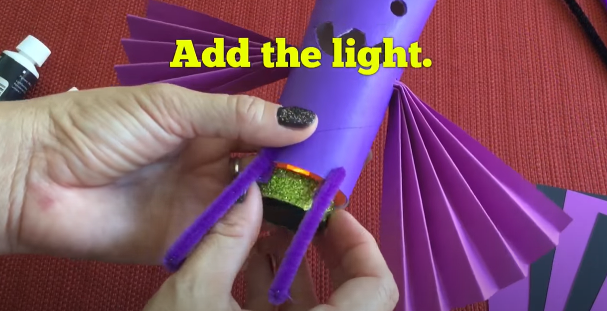 Hanging Bat Halloween Craft for Kids | ABCmouse